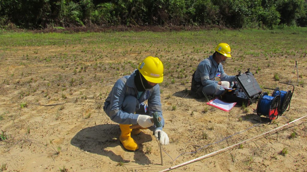 Geophysical Survey GEOMARINE SURVEY DINAMIKA Jasa Survey Soil Geophysical Survey GEOMARINE SURVEY DINAMIKA Jasa Survey Soil